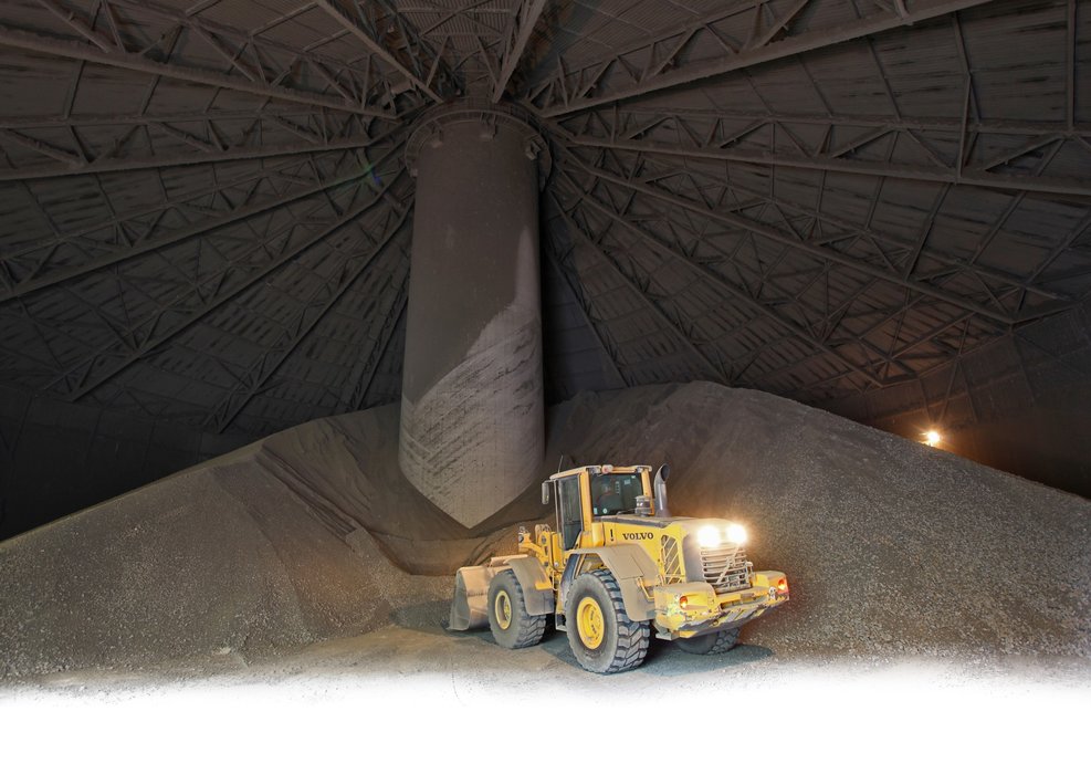 Conveyor Line Fitted with SmartWire-DT for Clinker Transport | Industry ...